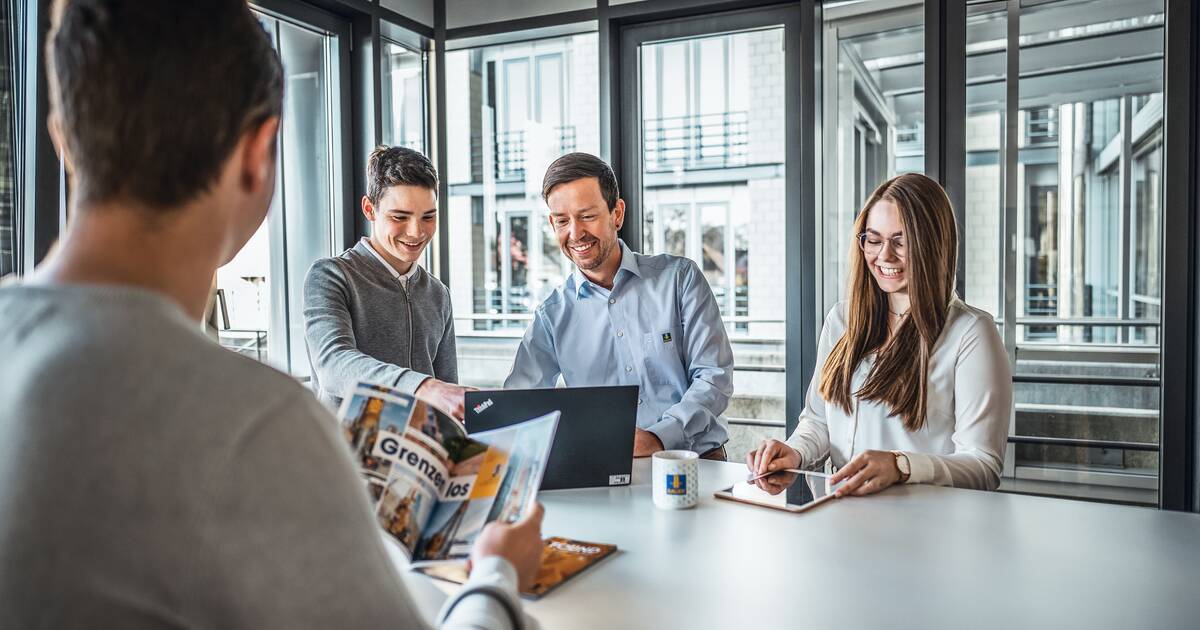 Contact form | BAUER Equipment America, Inc.